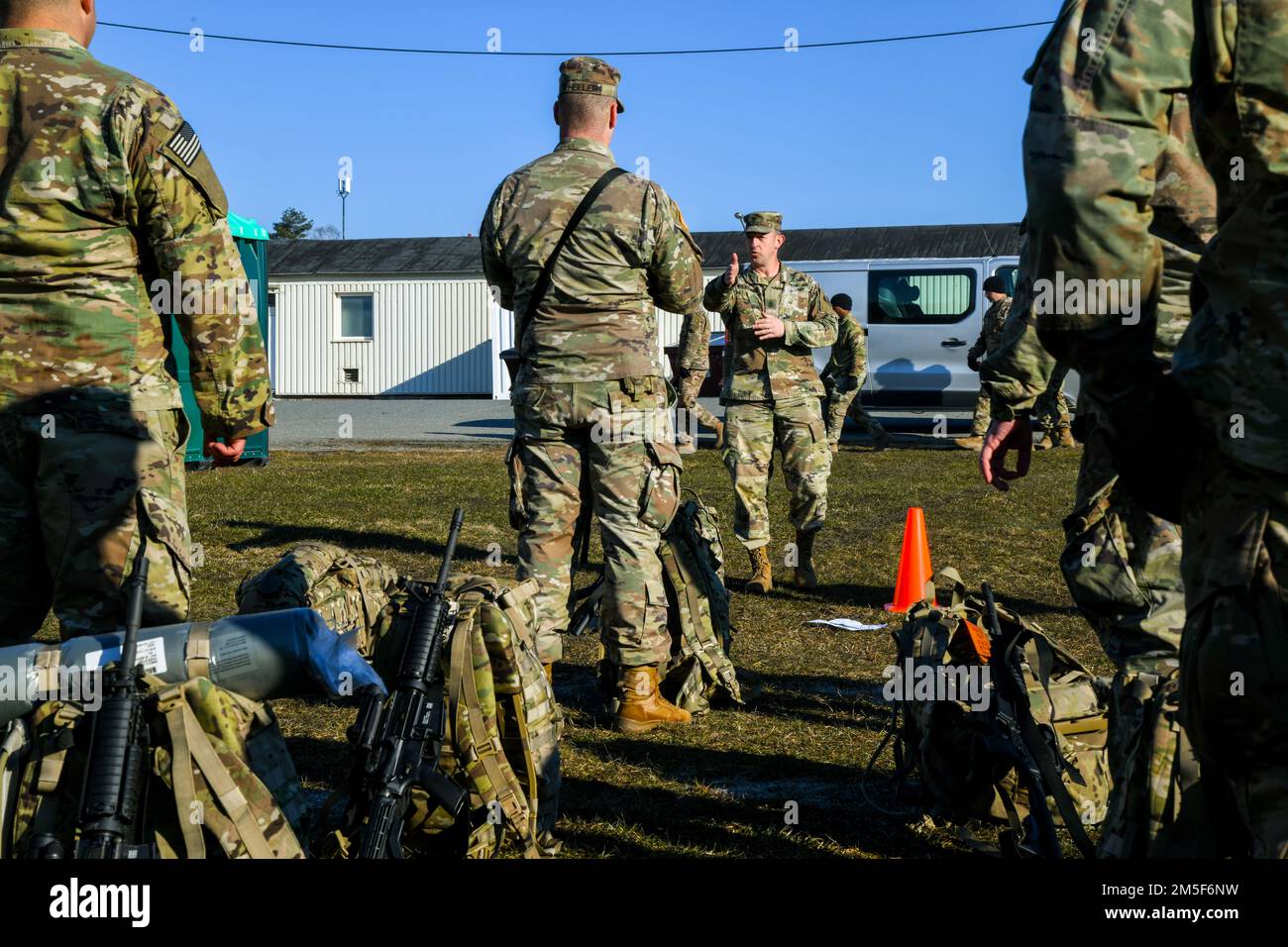 U.S. Soldiers assigned to 207th Military Intelligence Brigade, 307th ...