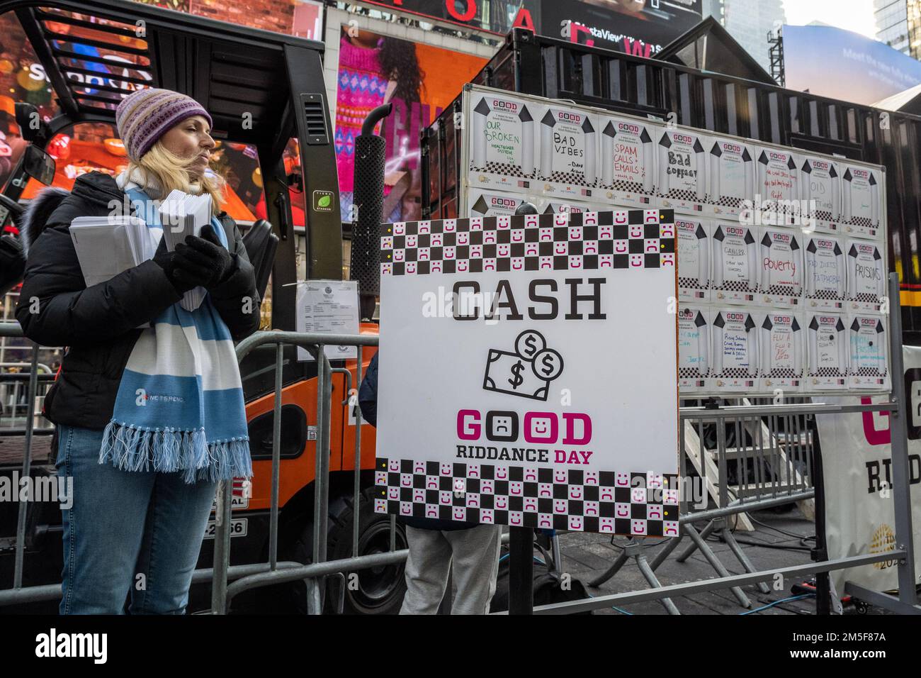 New Yorkers and visitors say good riddance to bad memories and ...