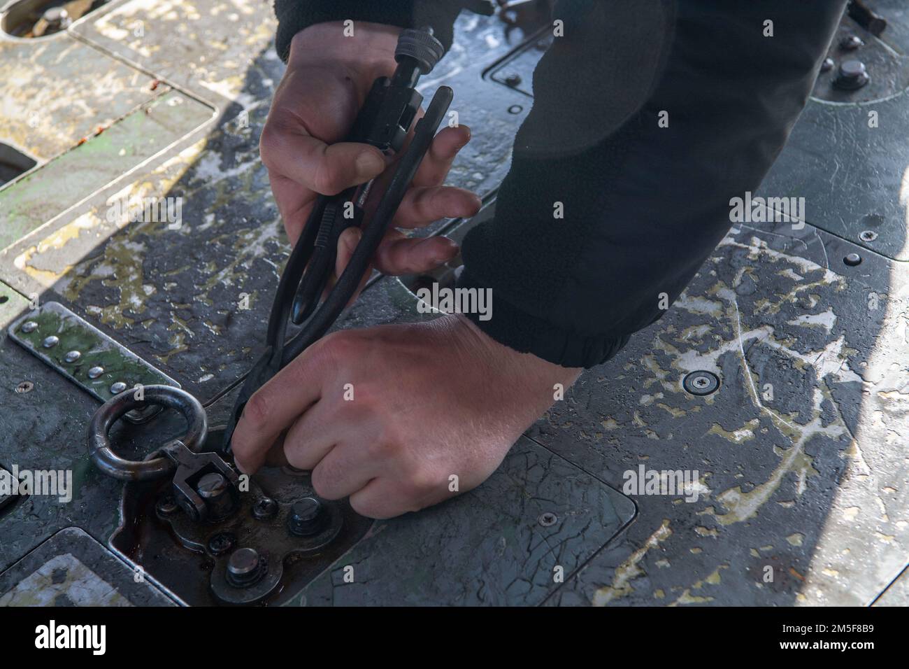 50 caliber machine gun mount hi-res stock photography and images - Alamy