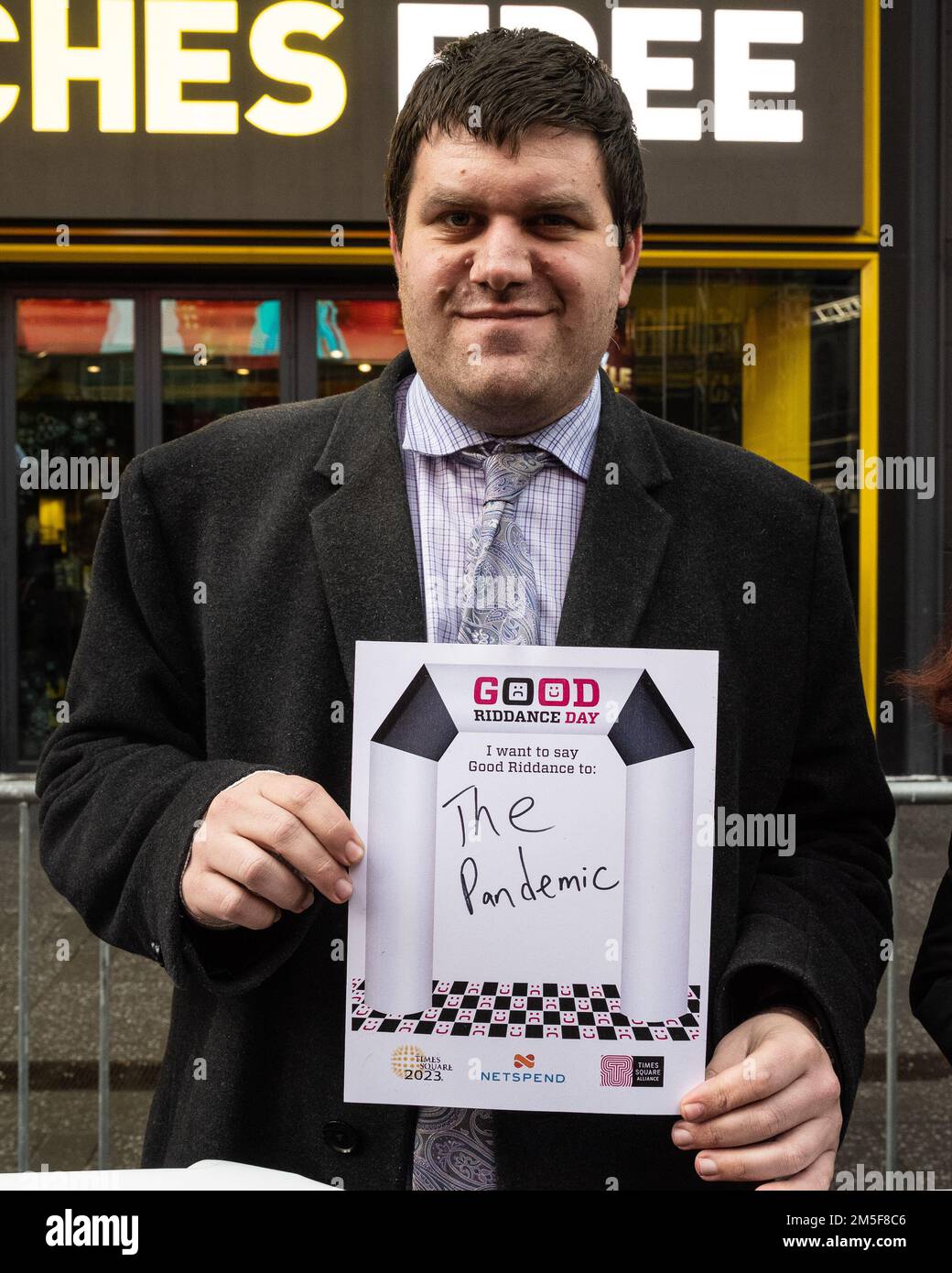 New Yorkers and visitors say good riddance to bad memories and ...