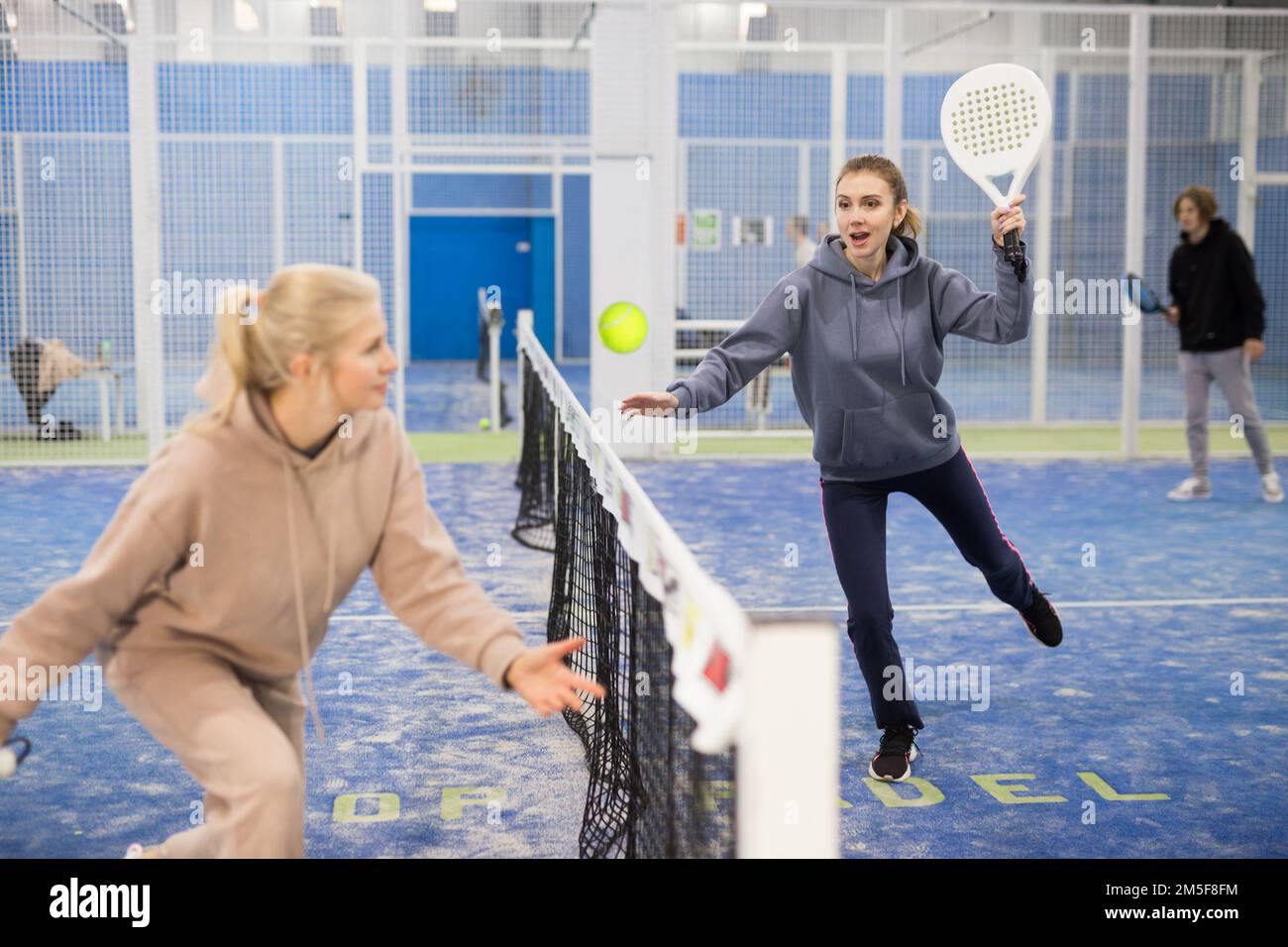 Female padel tennis hi-res stock photography and images - Alamy