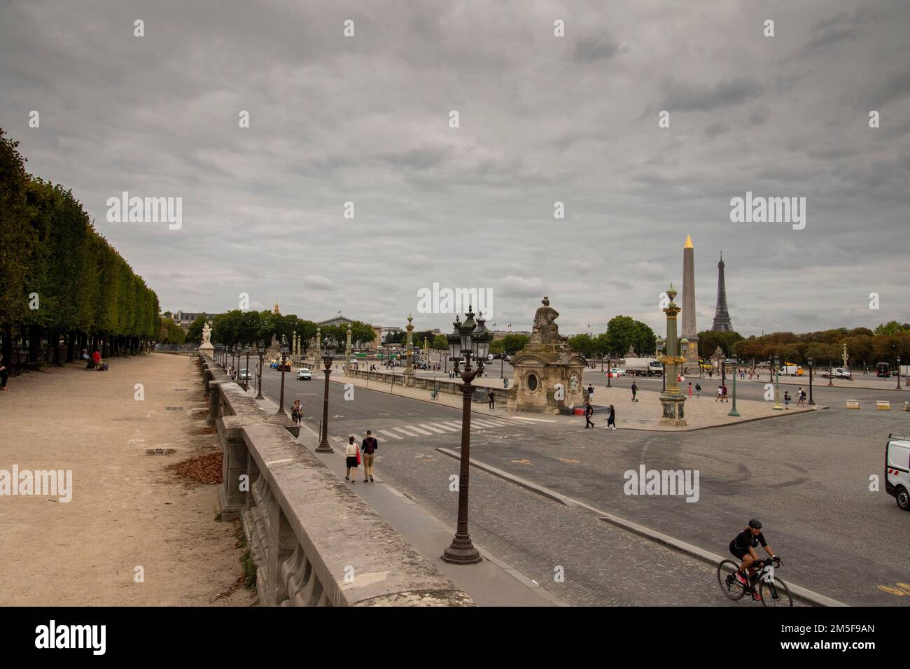 Spring in Paris, France, Europe. Street scenes from a sightseeing ...