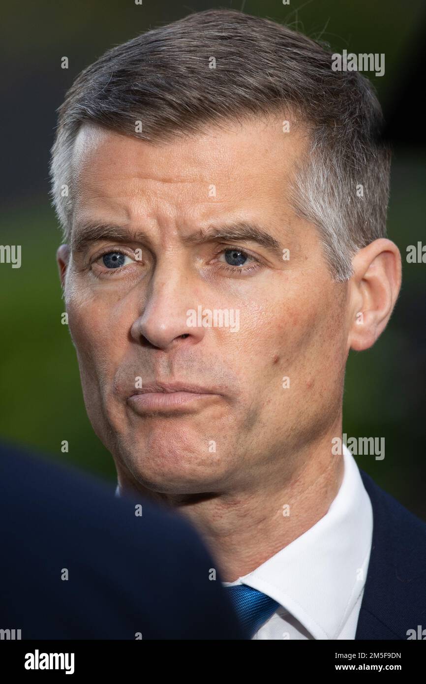 London, UK. 24th October, 2022. Mark Harper (r), Conservative MP for ...