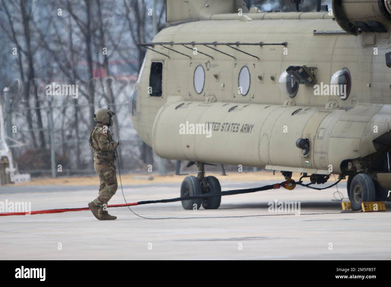 Soldier Assigned to 3-2 General Support Aviation Battalion conducts ...