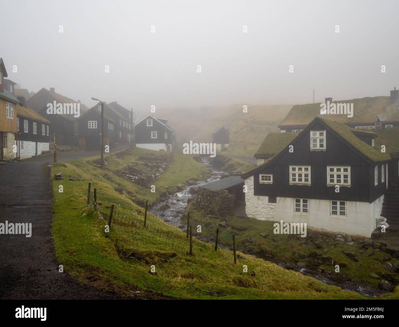 Peat roof hi-res stock photography and images - Alamy