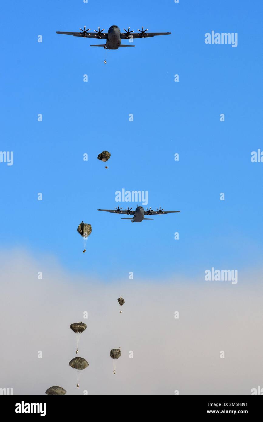U.S. and Canadian paratroopers conduct a Joint Forcible Entry Operation ...