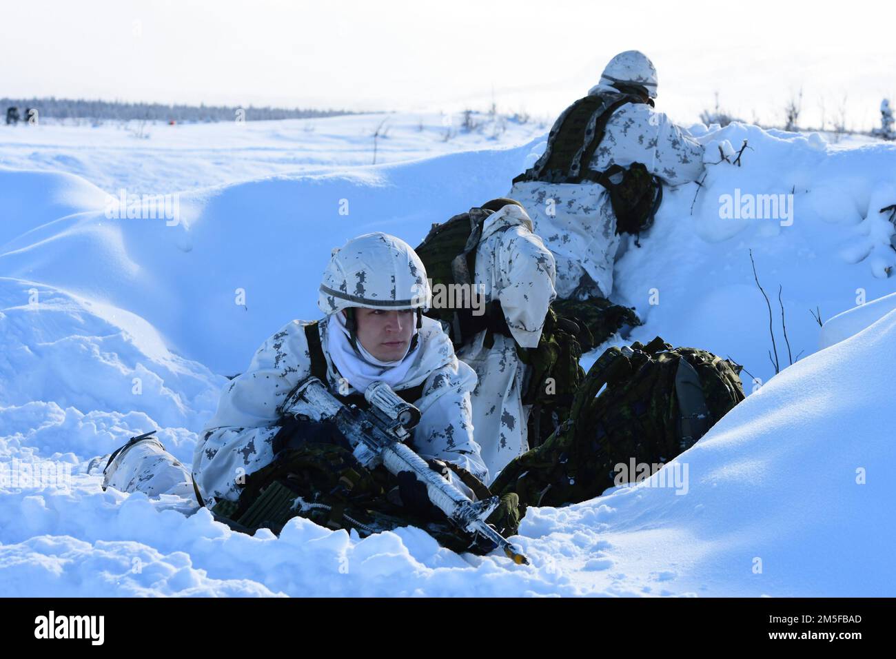 Canadian paratroopers set up a defensive perimeter after a Joint ...