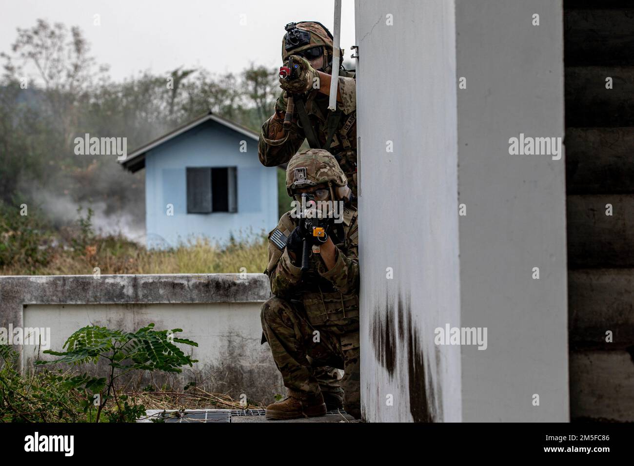U.S. Army Soldiers from Braves Company, 4th Battalion, 23rd Infantry ...