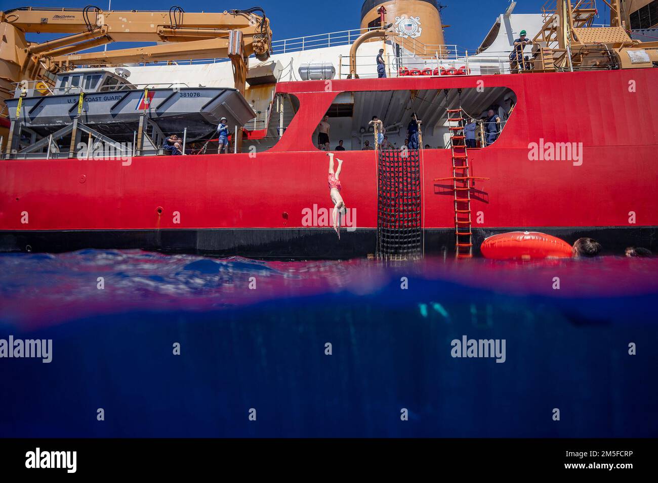 Polarops uscg hi-res stock photography and images - Alamy