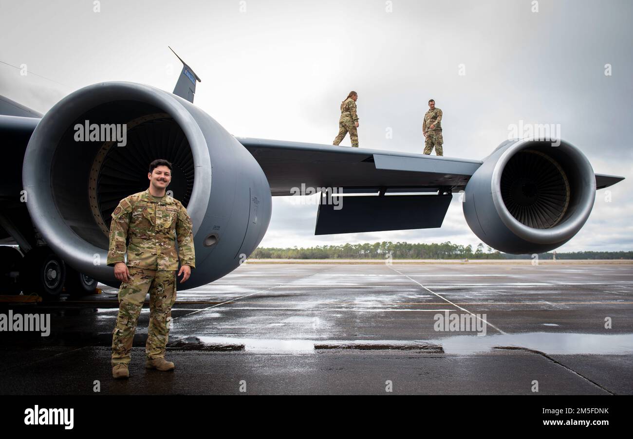 6th aircraft maintenance squadron hi-res stock photography and images ...