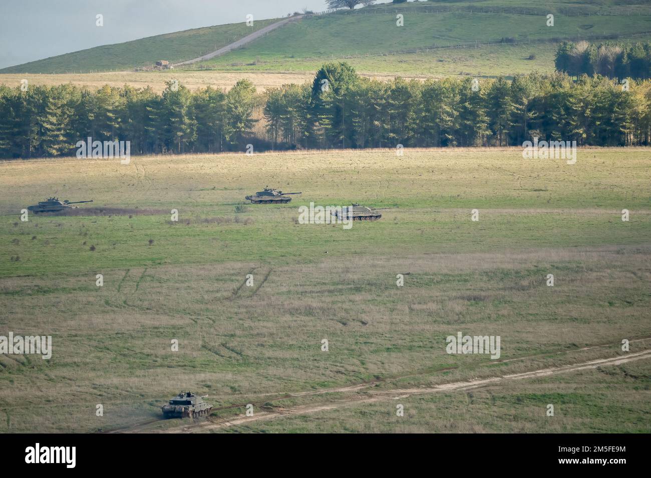 Military tanks moving in hi-res stock photography and images - Alamy