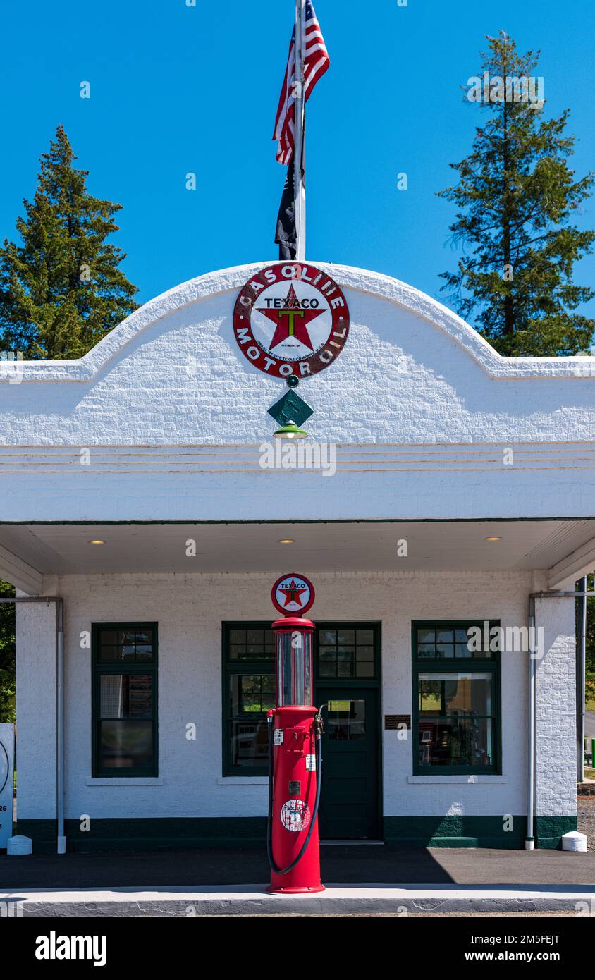 Historic retro Texaco gas & motor oil station; Visitor's Center ...