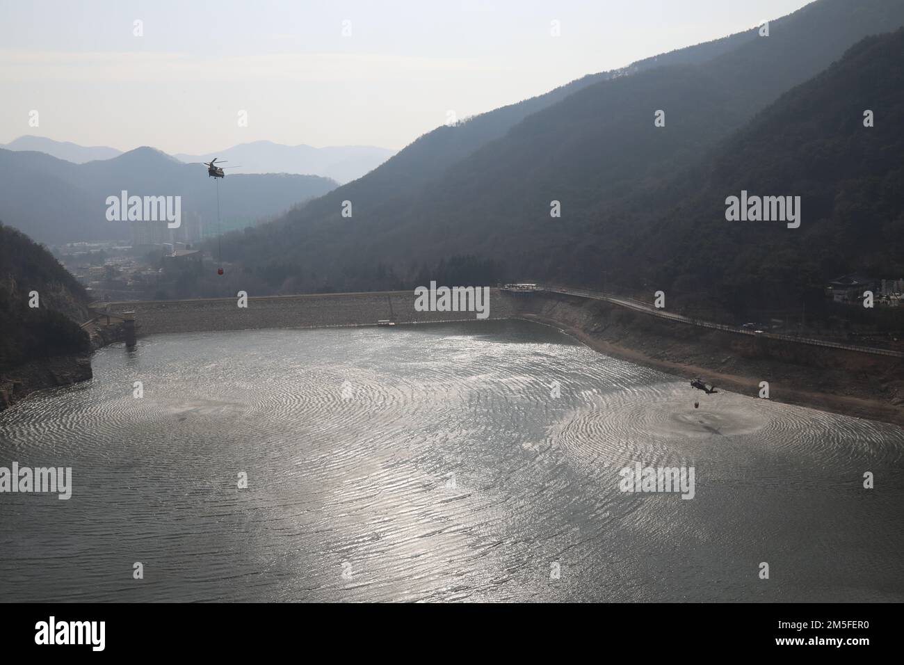 The CH-47 Chinook and UH60 Blackhawk refill Bambi, USAG Daegu-Carroll ...