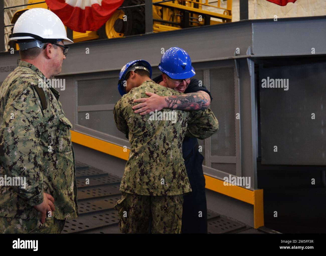 PASCAGOULA, MS - Capt. James Quaresimo (left), Pre-Commissioning Unit ...