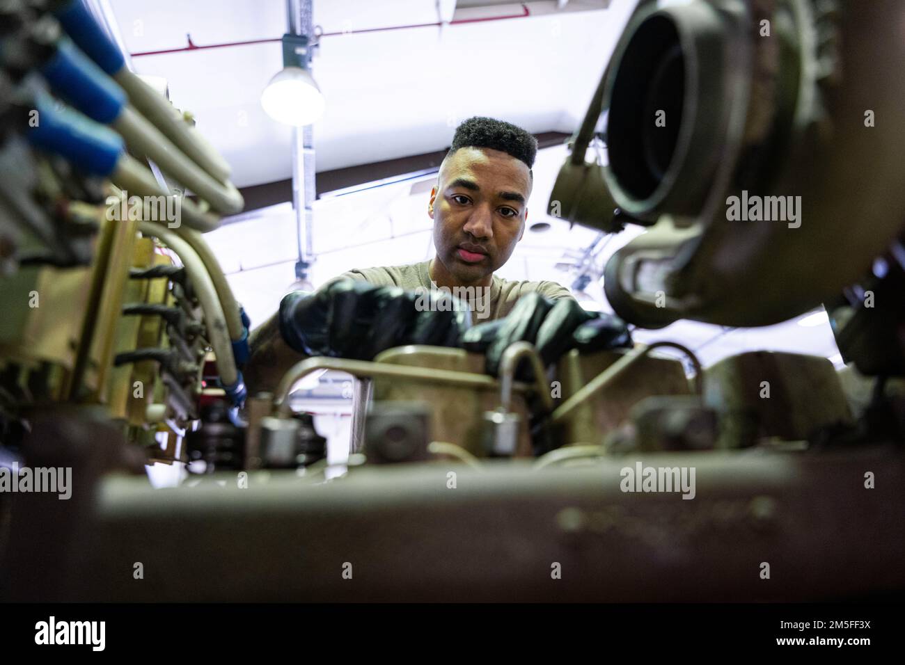 Intermediate level maintenance hi-res stock photography and images - Alamy