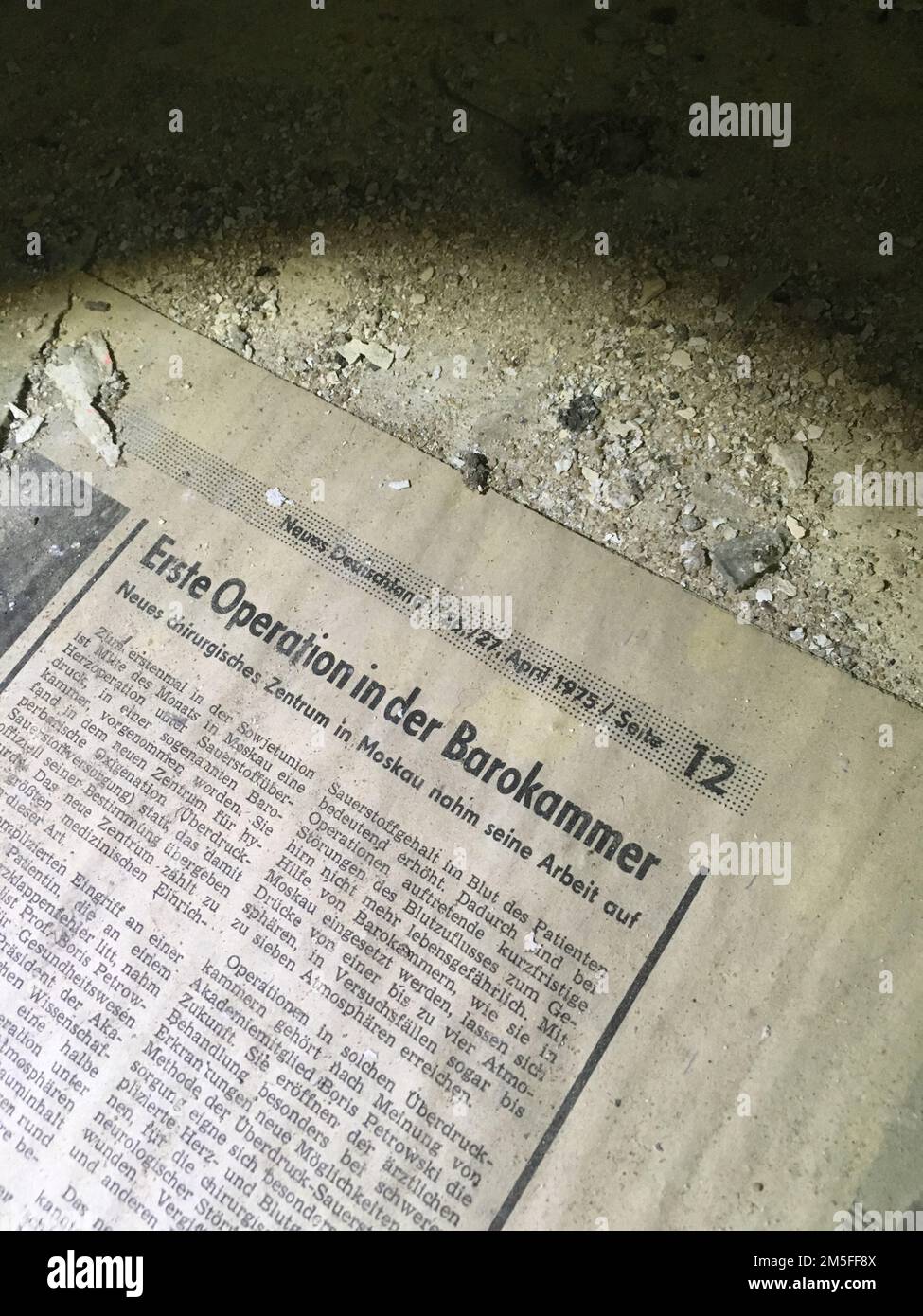 A vertical shot of a German newspaper on the ground Stock Photo - Alamy