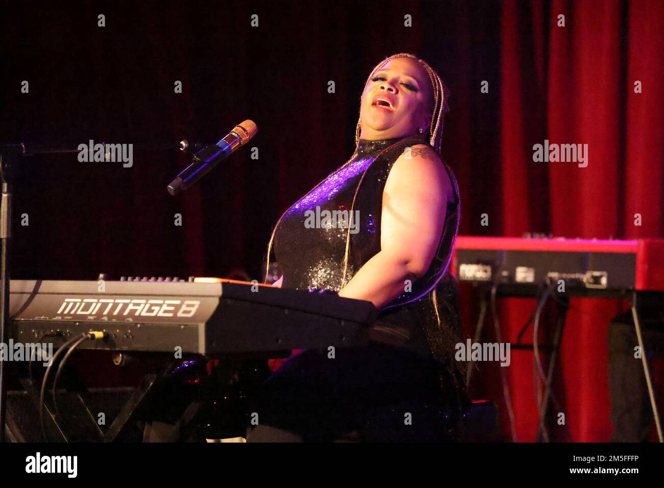 Avery Sunshine Performs At The City Winery In Philadelphia -PICTURED ...