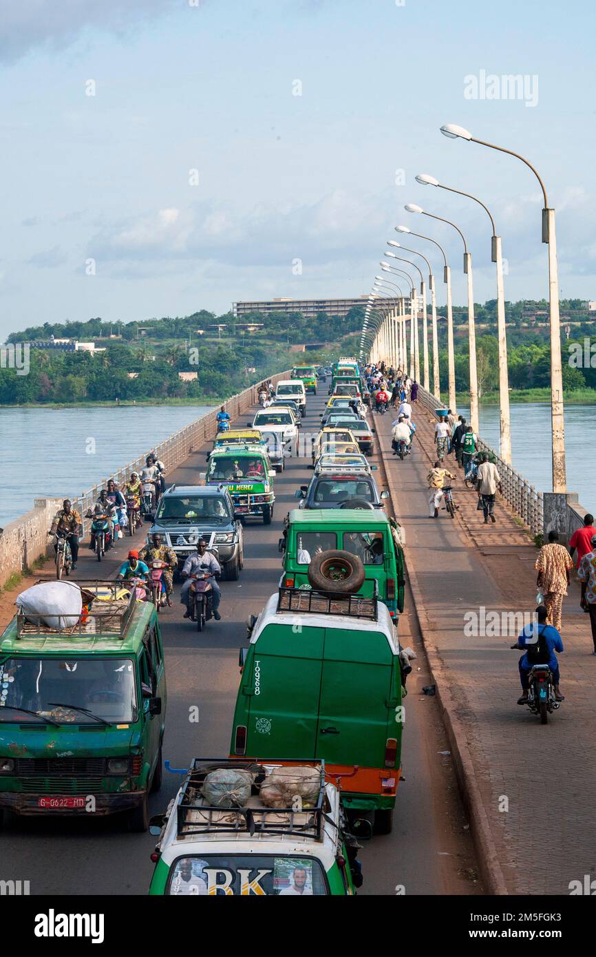 Martyrs Bridge (Pont des martyrs) on the river Niger in Bamako, Mali ...