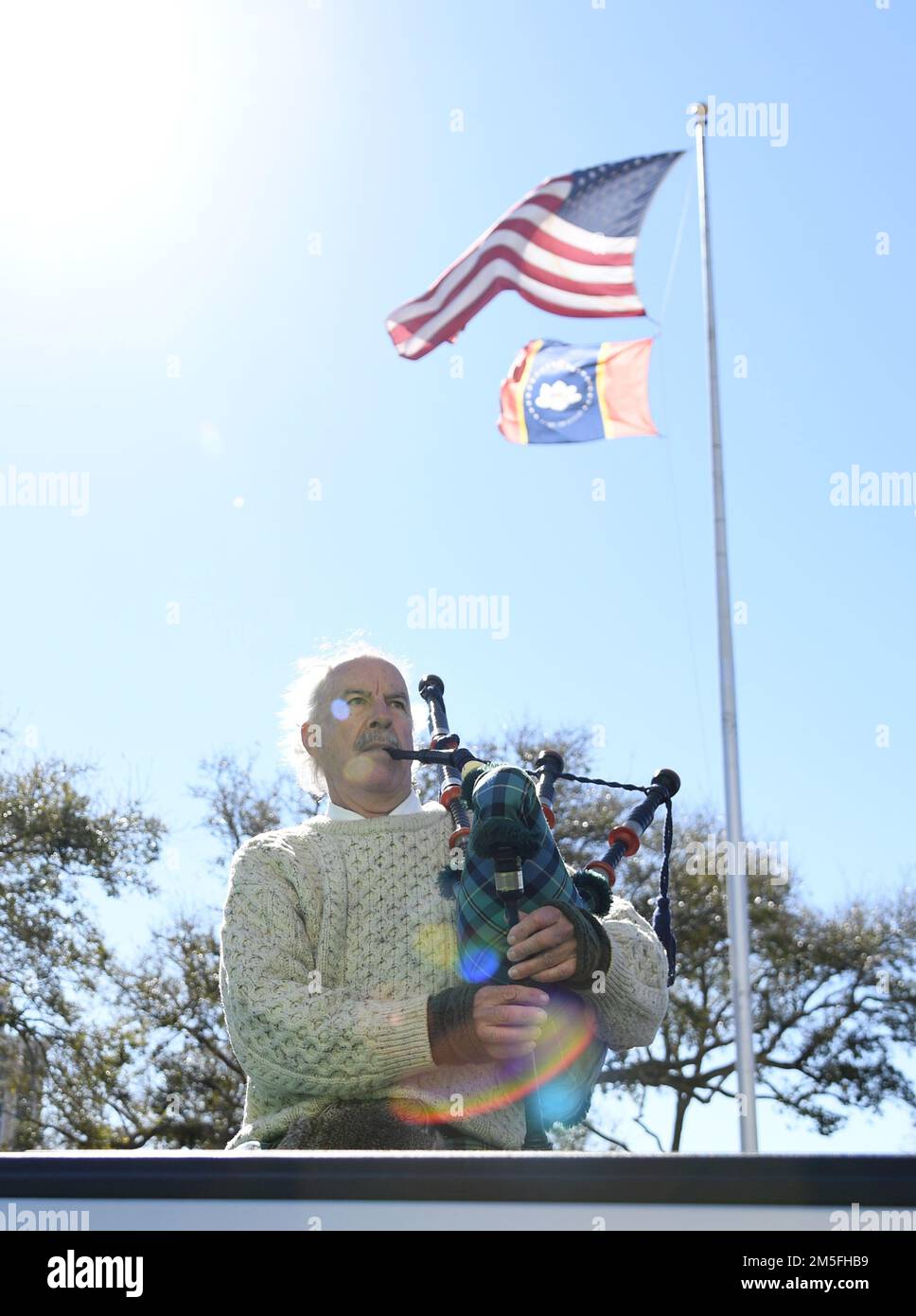 Bag pipe player hi-res stock photography and images - Alamy
