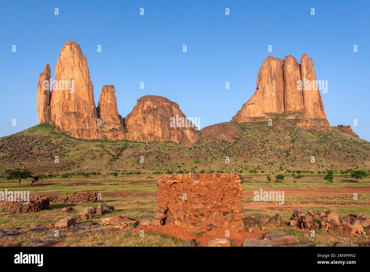 Landscape view of the Monument Valley of Mali with the Main de Fatima ...