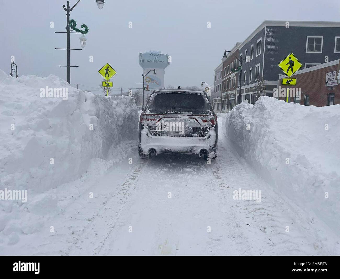 Lancaster, New York, USA. 24th Dec, 2022. A Lancaster police officer ...
