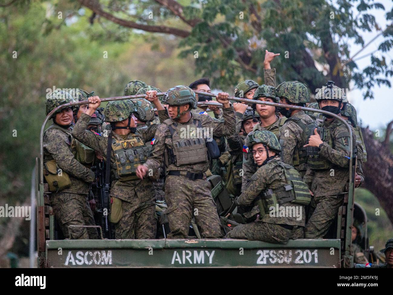 Philippine Army Soldiers arrive to kick off the Jungle Operations ...