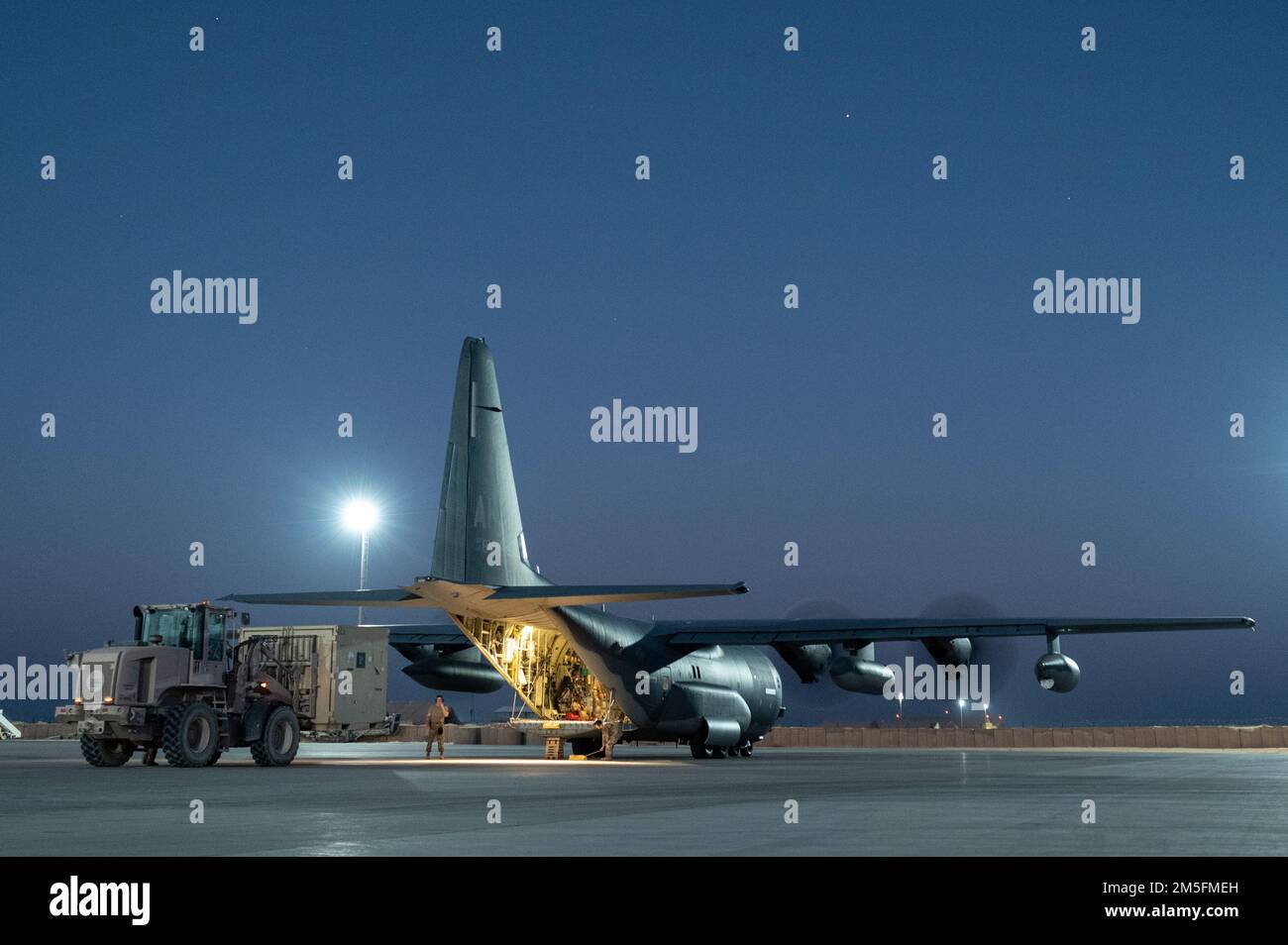 U.S. Air Force loadmasters and aircraft maintenance personnel assigned ...