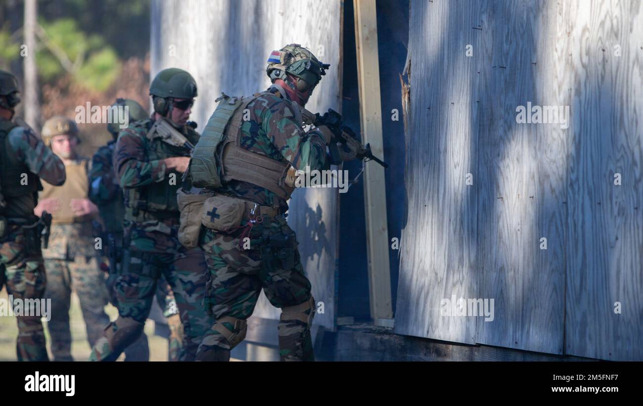 Dutch Marines with Marine Squadron Carib, Netherlands Marine Corps ...