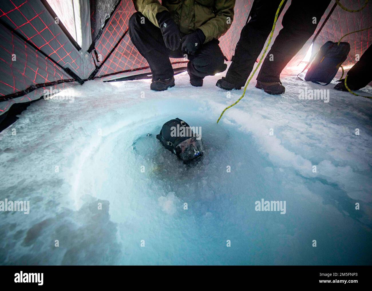 BEAUFORT SEA, Arctic Circle (March 14, 2022) – Navy Diver 2nd Class ...