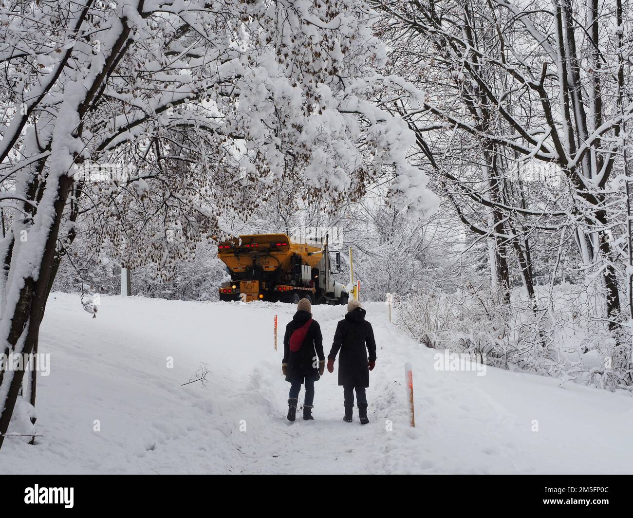 Truck ice road north america hi-res stock photography and images - Alamy