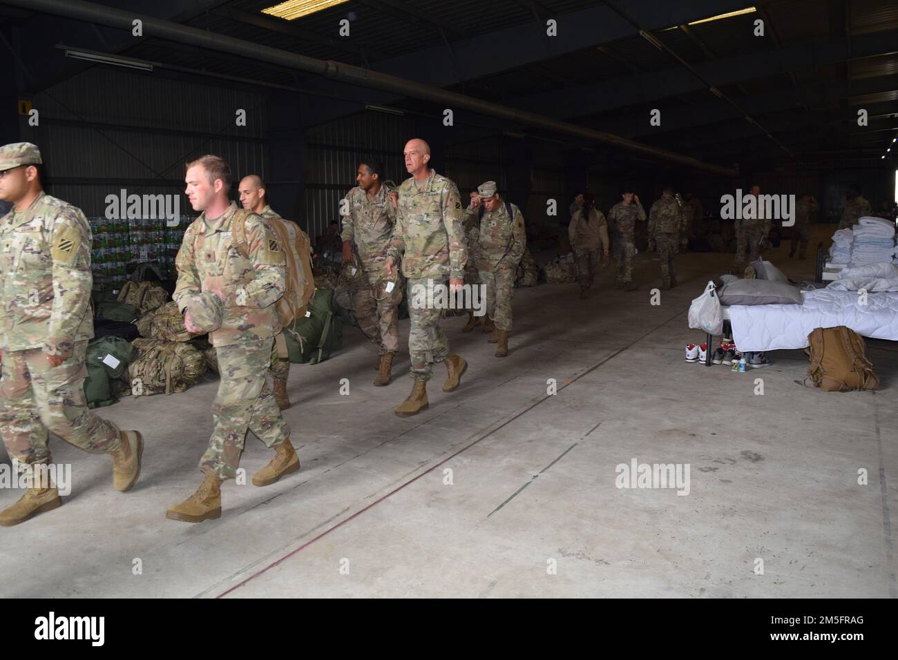Soldiers with Bravo Company, 87th Combat Sustainment Support Battalion ...
