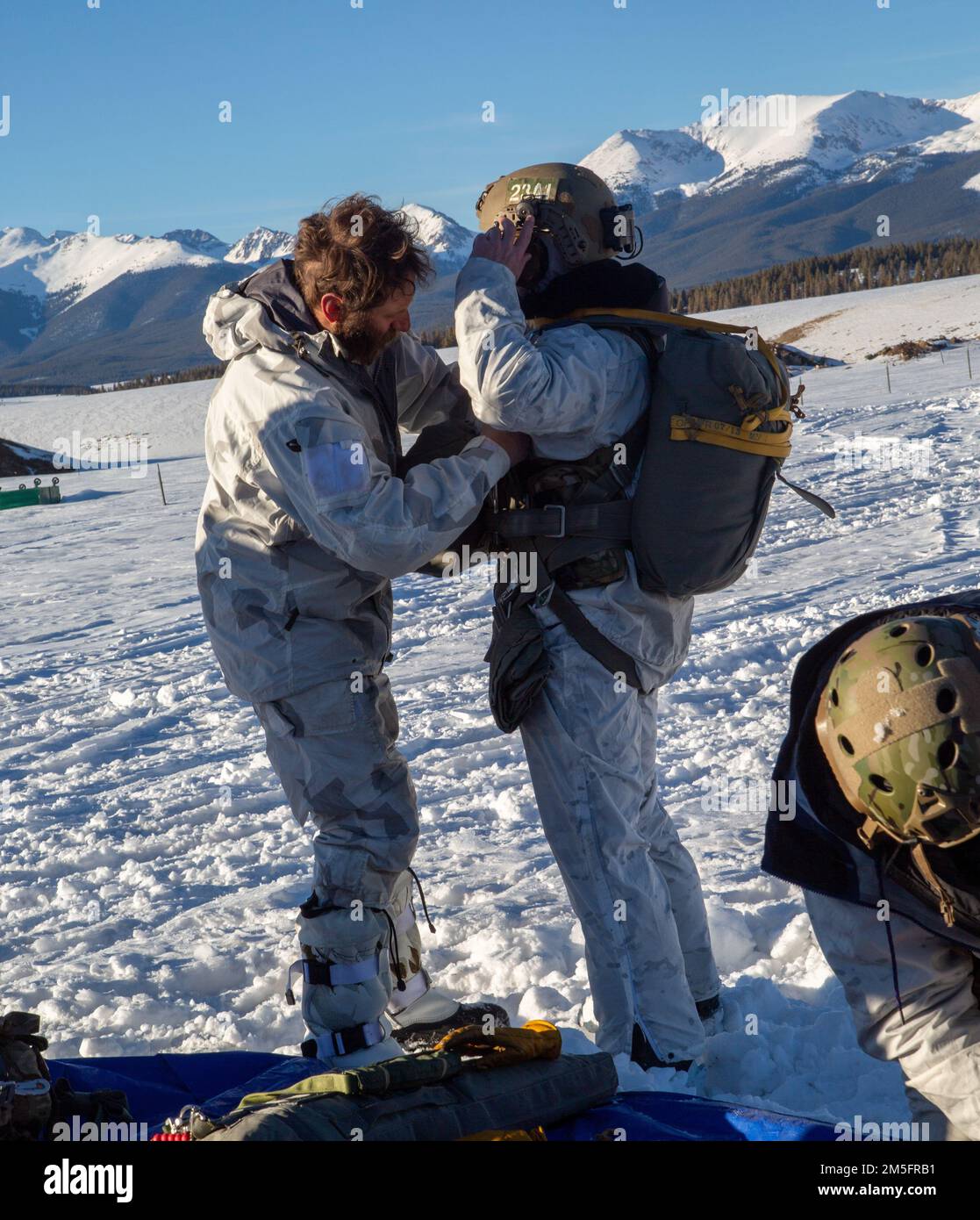 Special operations winter mountain operator course hi-res stock ...