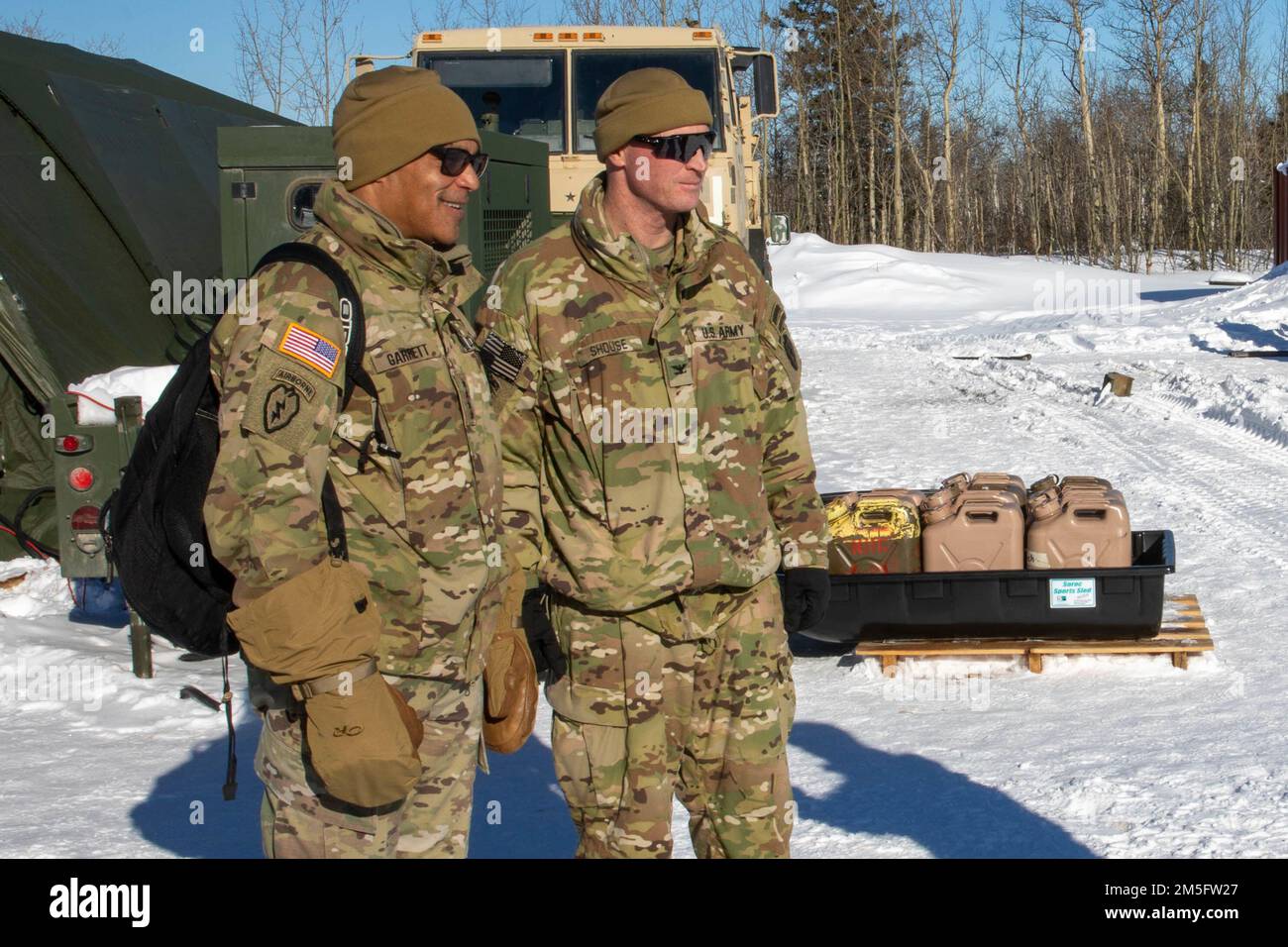 Gen. Michael Garrett, commanding general of U.S. Forces Command, meets ...