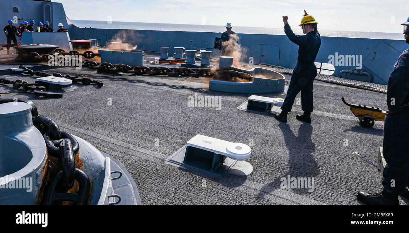 PACIFIC OCEAN (March 15, 2022) Boatswain’s Mate 3rd Class Gage ...