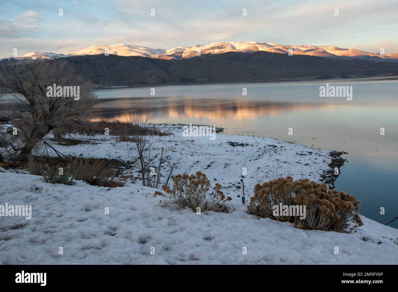 Topaz Lake sits on the state line between California and Nevada on U.S ...