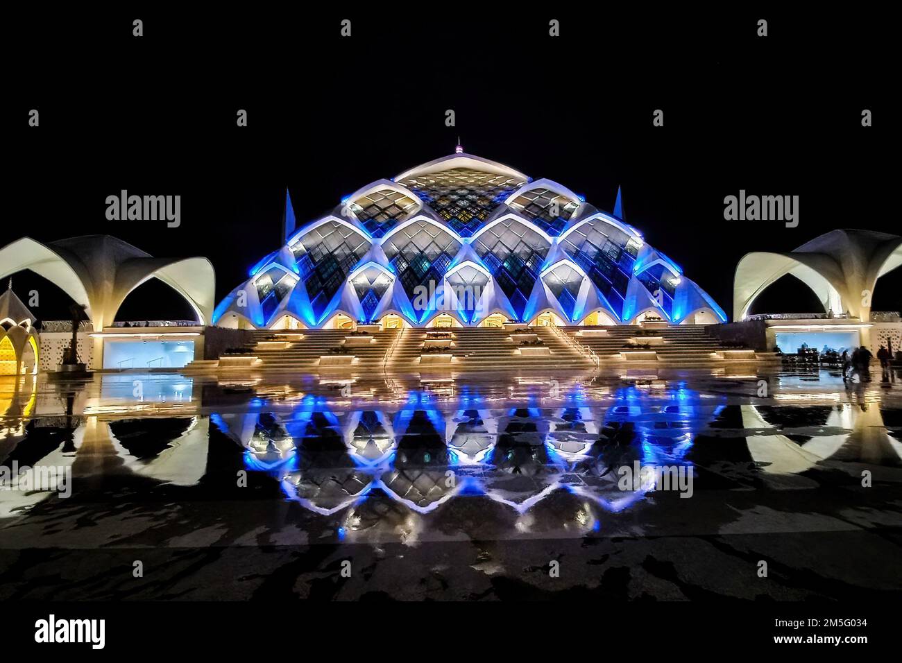 View of Al Jabbar Mosque at night in Bandung. Masjid Raya Al-Jabbar can ...