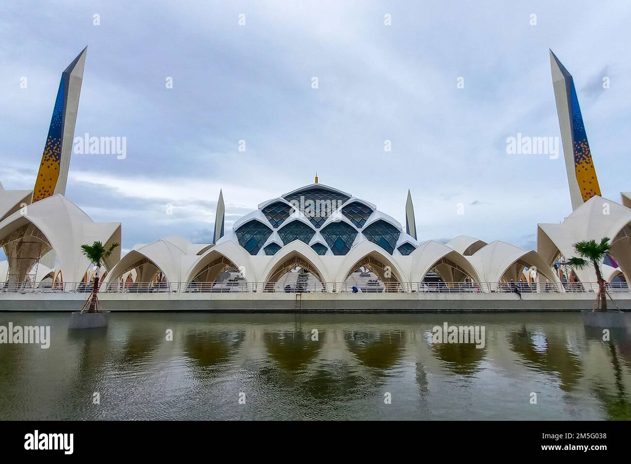 Bandung, Indonesia. 26th Dec, 2022. View of Al Jabbar Mosque in Bandung ...