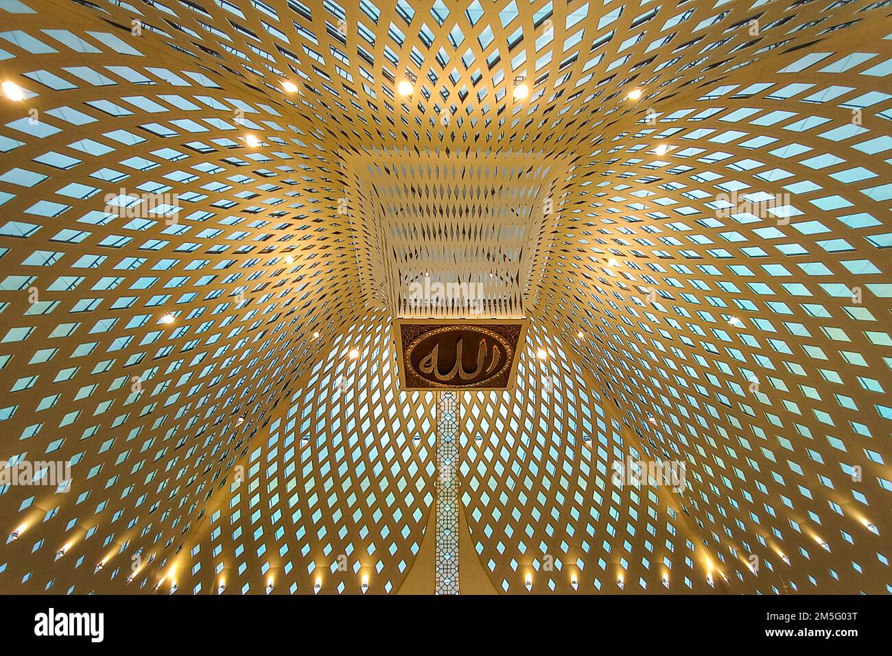 Interior view of Al Jabbar Mosque in Bandung. Masjid Raya Al-Jabbar can ...