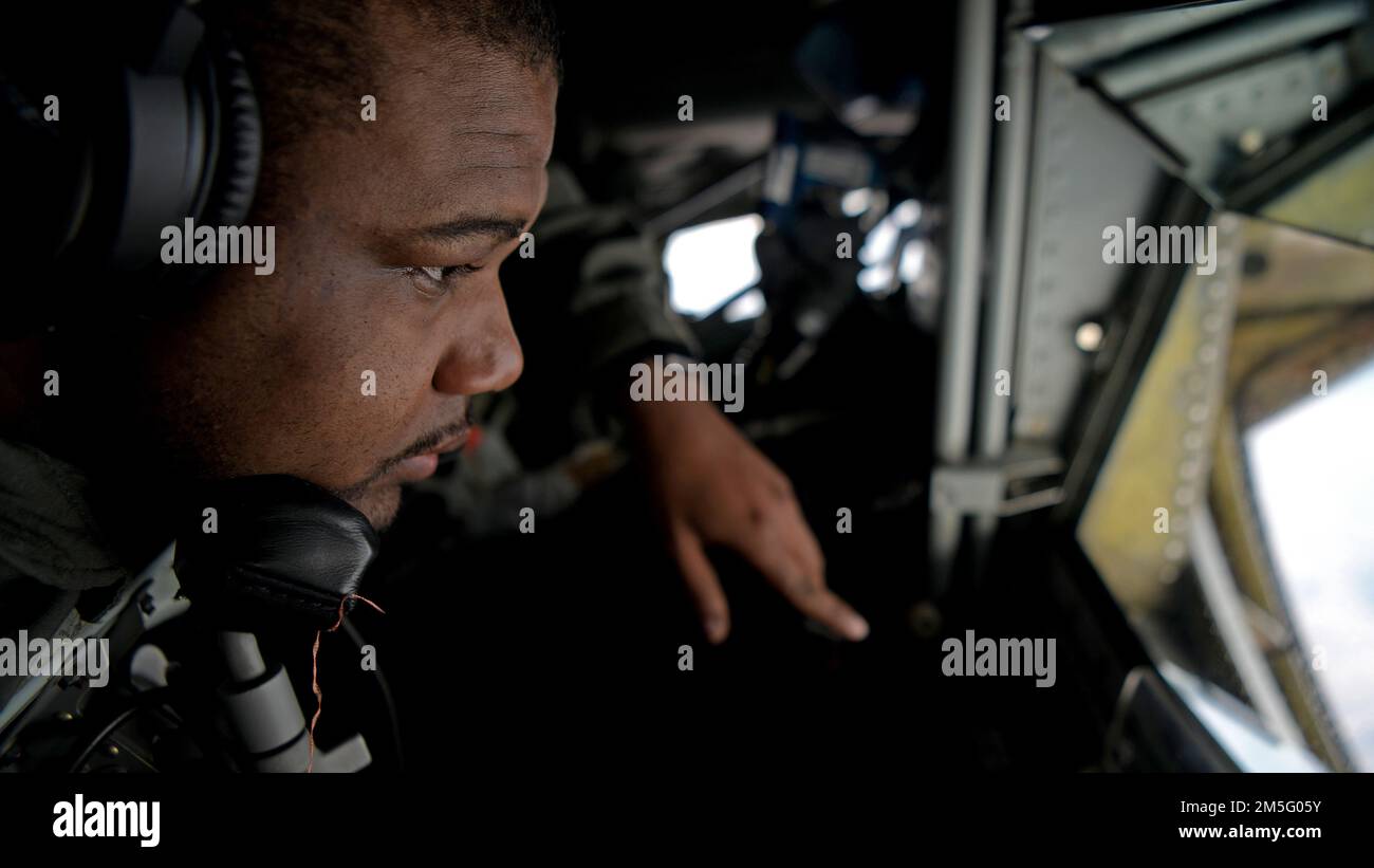 U.S. Air Force Staff Sgt. Justin Elliott, 351st Air Refueling Squadron ...