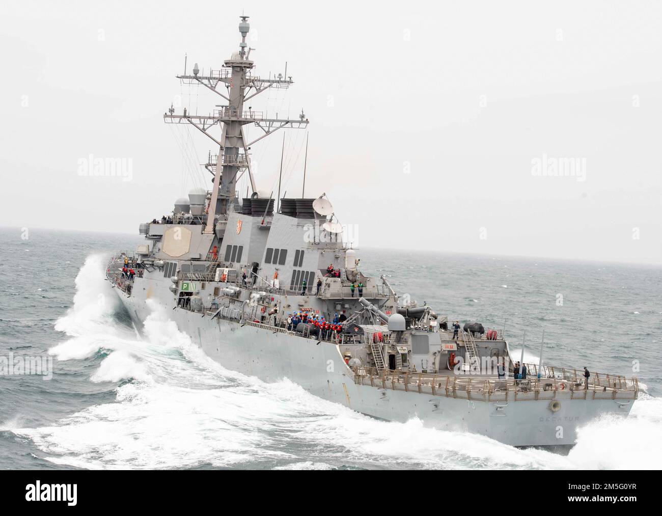 220607-N-LY962-1144 PACIFIC OCEAN (June 7, 2022) The Areleigh Burke ...