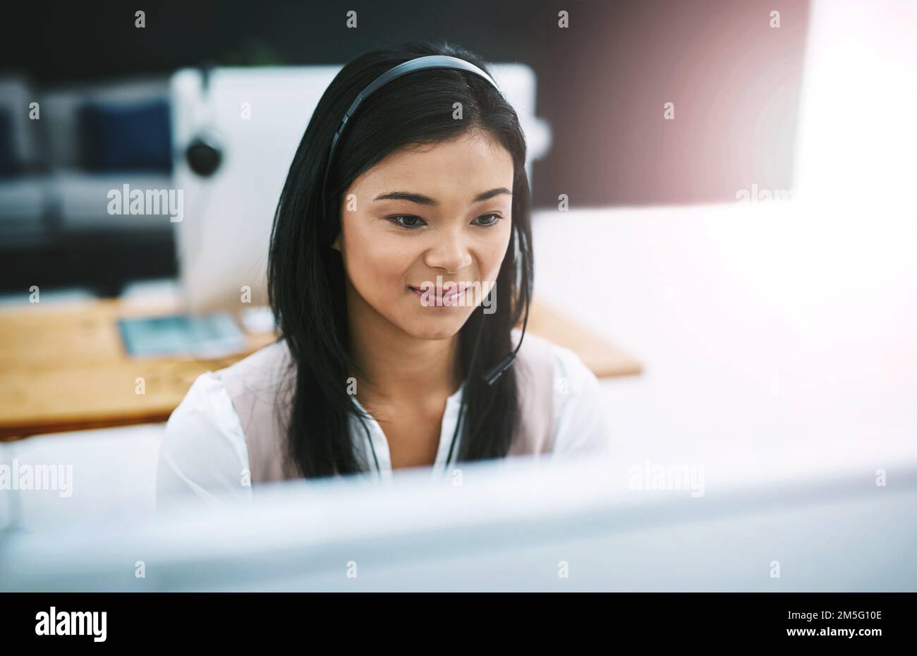 Business people solving problems hi-res stock photography and images ...