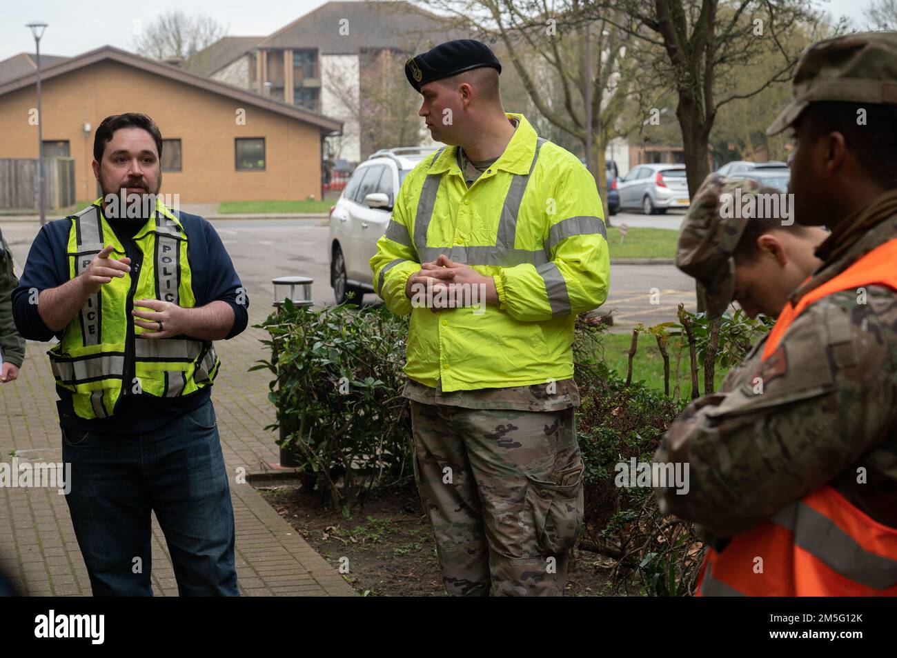 Emergency responder briefing hi-res stock photography and images - Alamy