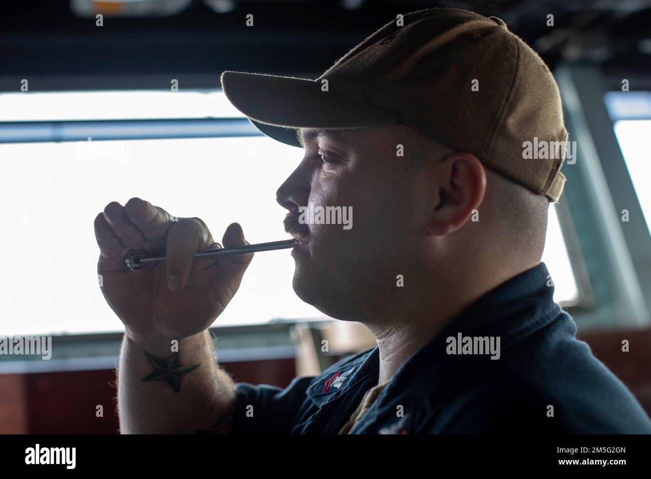 220316-N-VS068-1015 PACIFIC OCEAN (March16, 2022) – Boatswain’s Mate ...