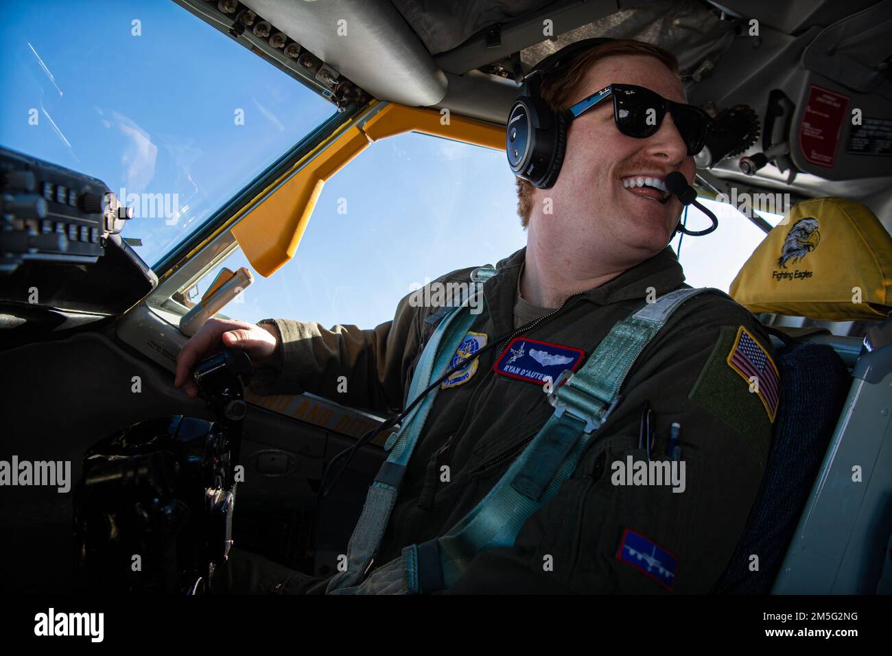 Defense joint communication hi-res stock photography and images - Alamy