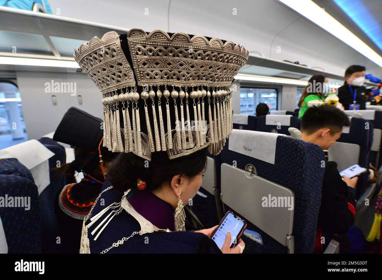 The new high-speed railway line linking Chengdu and Kunming opens to ...