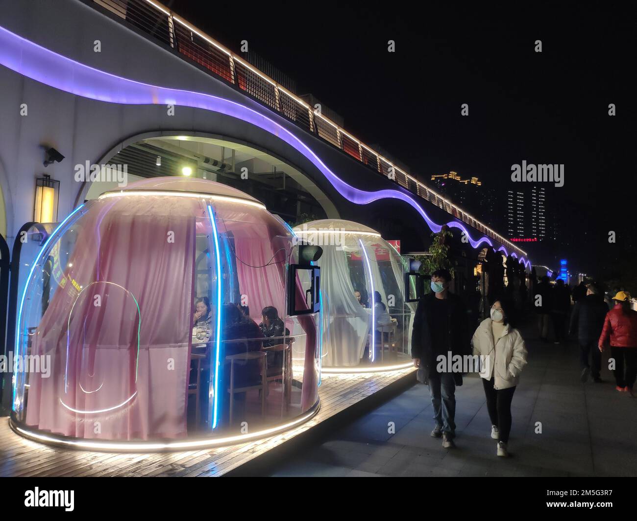 The return-capsule-shaped private rooms of a restaurant attract many ...