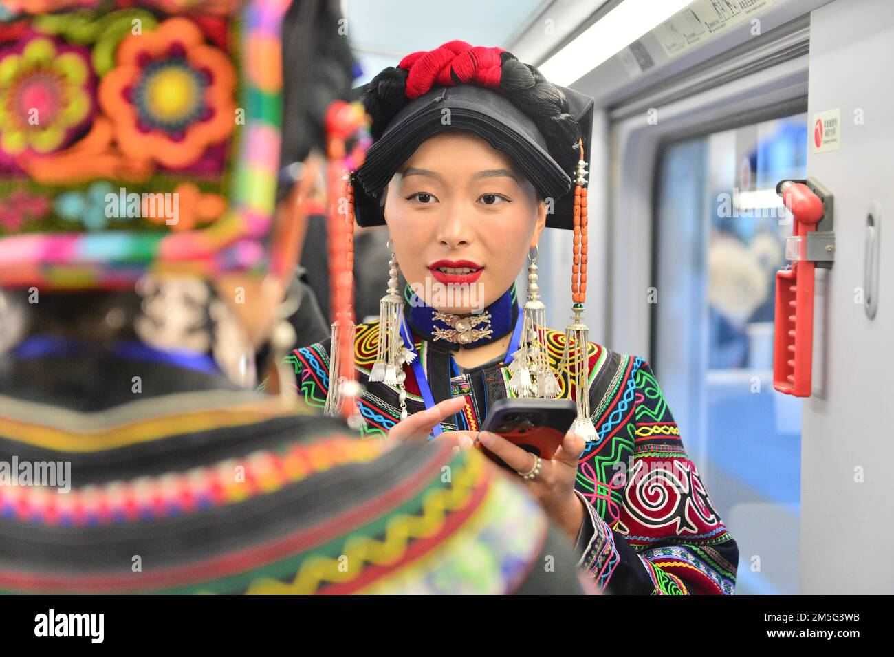 The new high-speed railway line linking Chengdu and Kunming opens to ...
