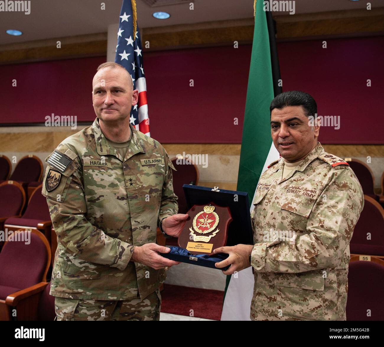 Kuwaiti army hi-res stock photography and images - Alamy