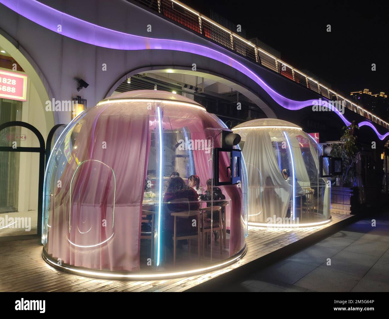 The return-capsule-shaped private rooms of a restaurant attract many ...