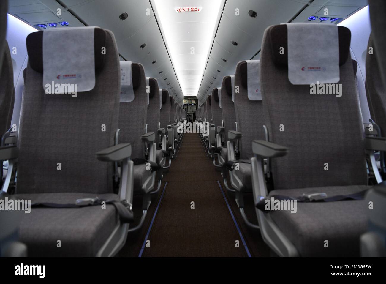 The world's first C919, China's home-grown large passenger aircraft ...